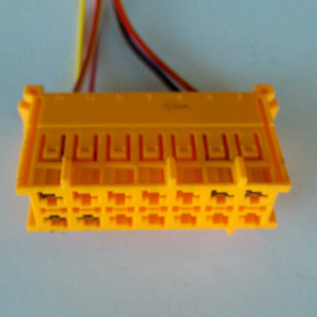 Tyco 1-1452050-1 3 Pin автомобильного Pbt Gf10 разъем - Auto-Kiev