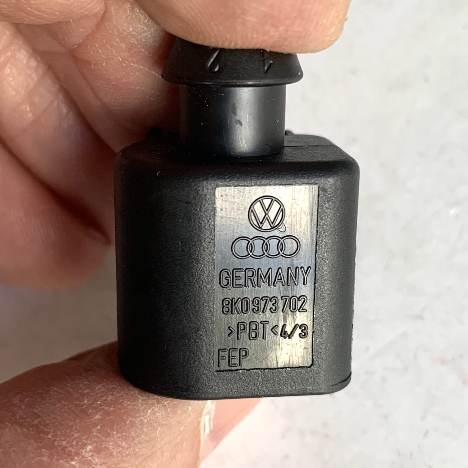 AUDI VW 8K0973704 разъём 4 pin 1.5 mm оригинал (без провода) - Auto-Kiev