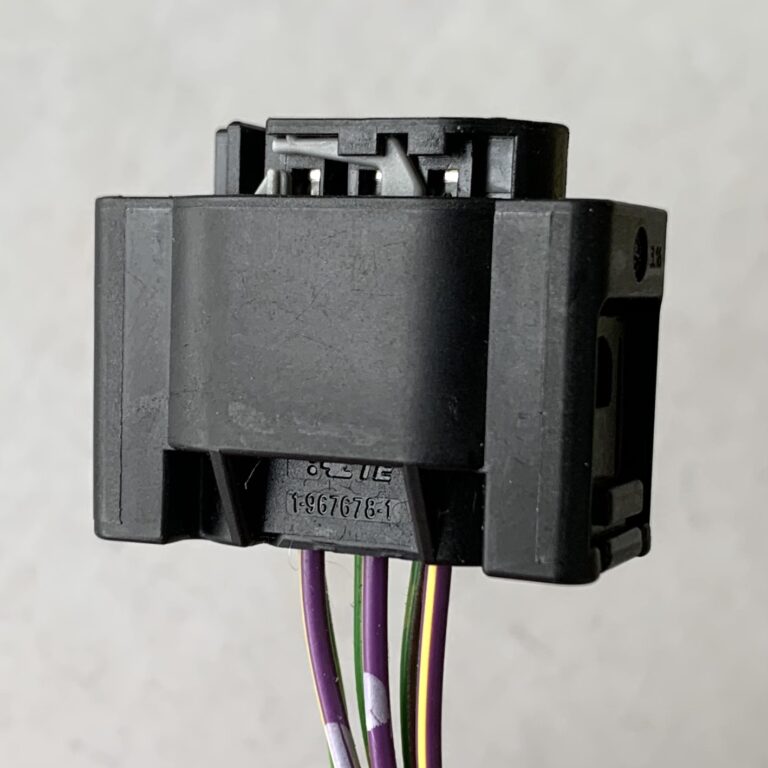 Mercedes A2105403681 разъём 6 pin 0.63 mm оригинал - Auto-Kiev