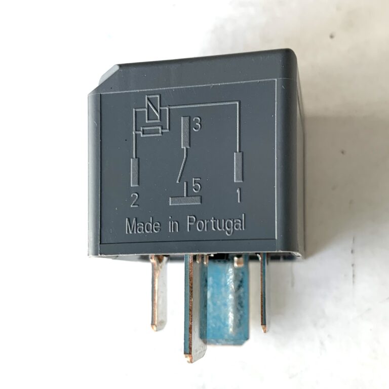 Volvo 30765045 GM 8888301325 4PIN V23136-J4-X94 12VDC Реле 70А Made in ...