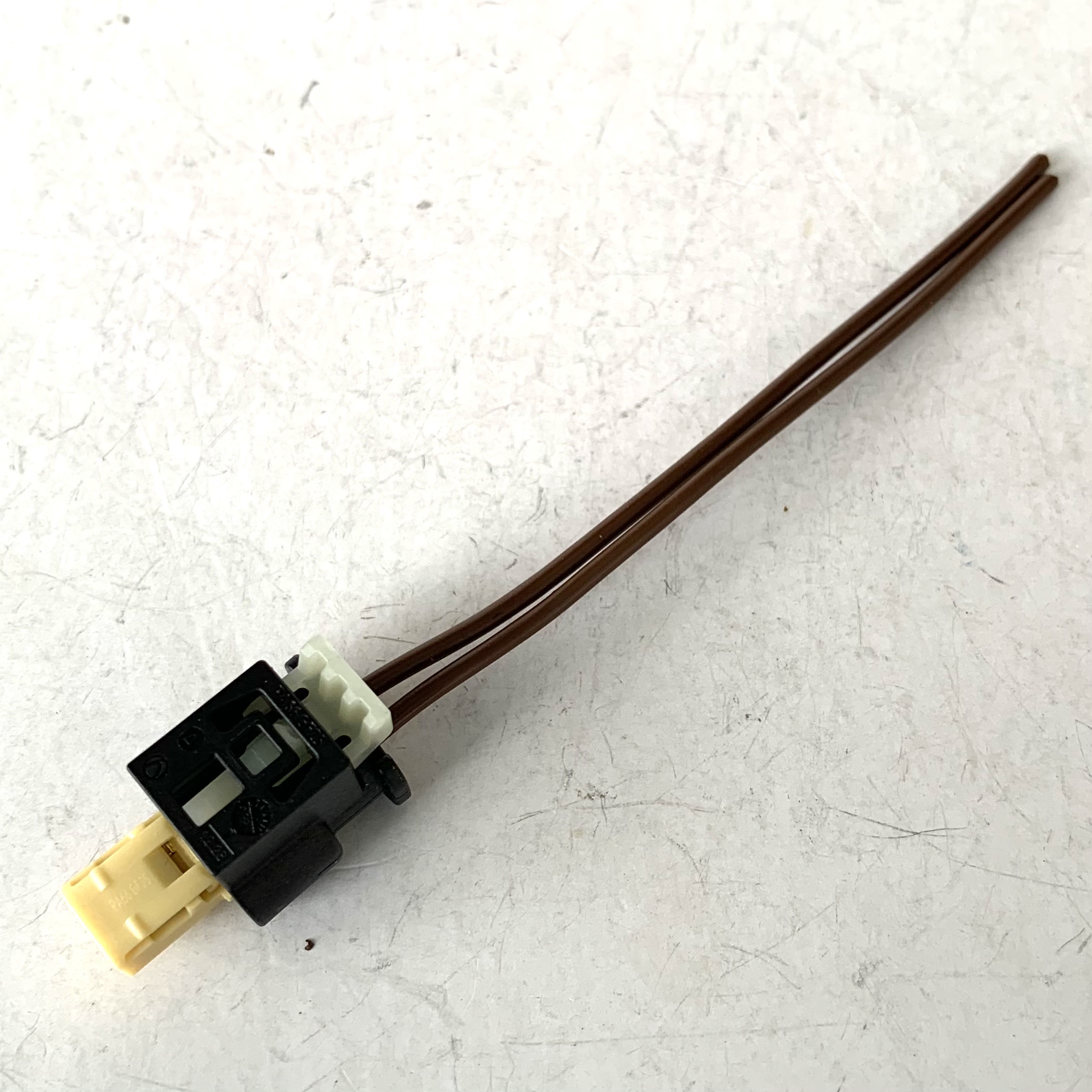 Mercedes A0225452026 разъём 2 pin оригинал - Auto-Kiev