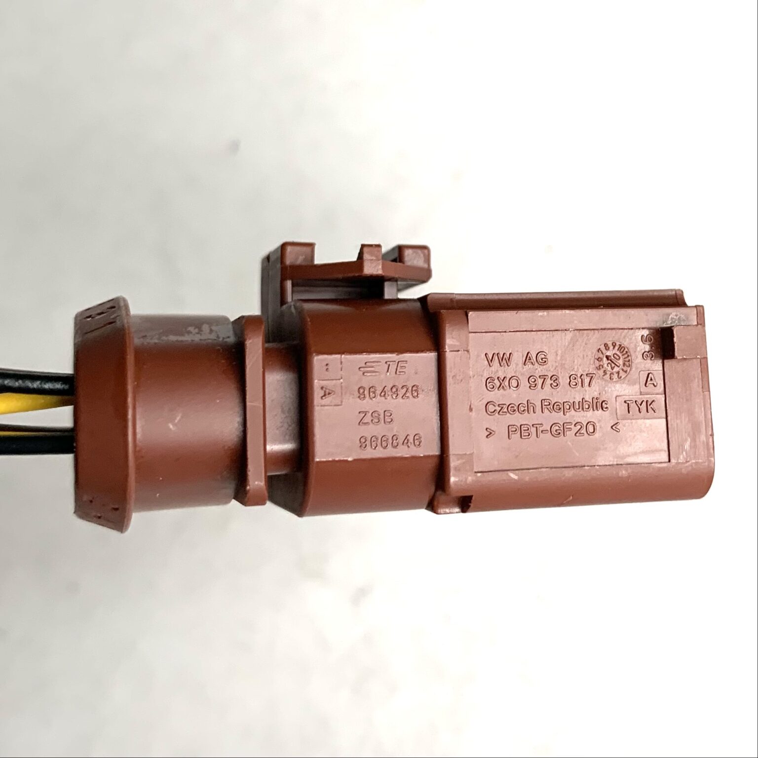 VW AG 6X0973817A роз’єм 14 pin 1.5 mm Czech Republic оригінал нове ...