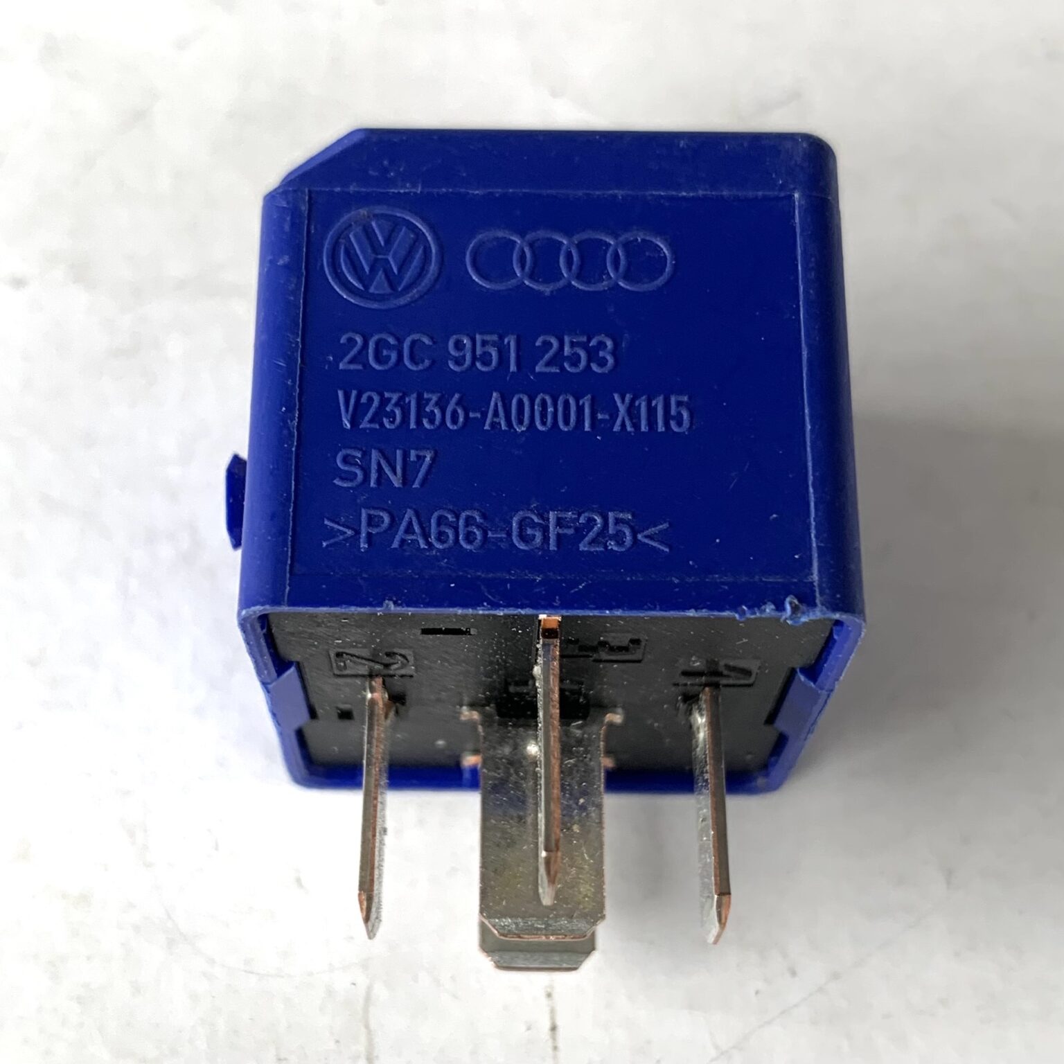 AUDI VW 2GC951253 (162) реле 40А 12V Made in Portugal оригінал нове ...